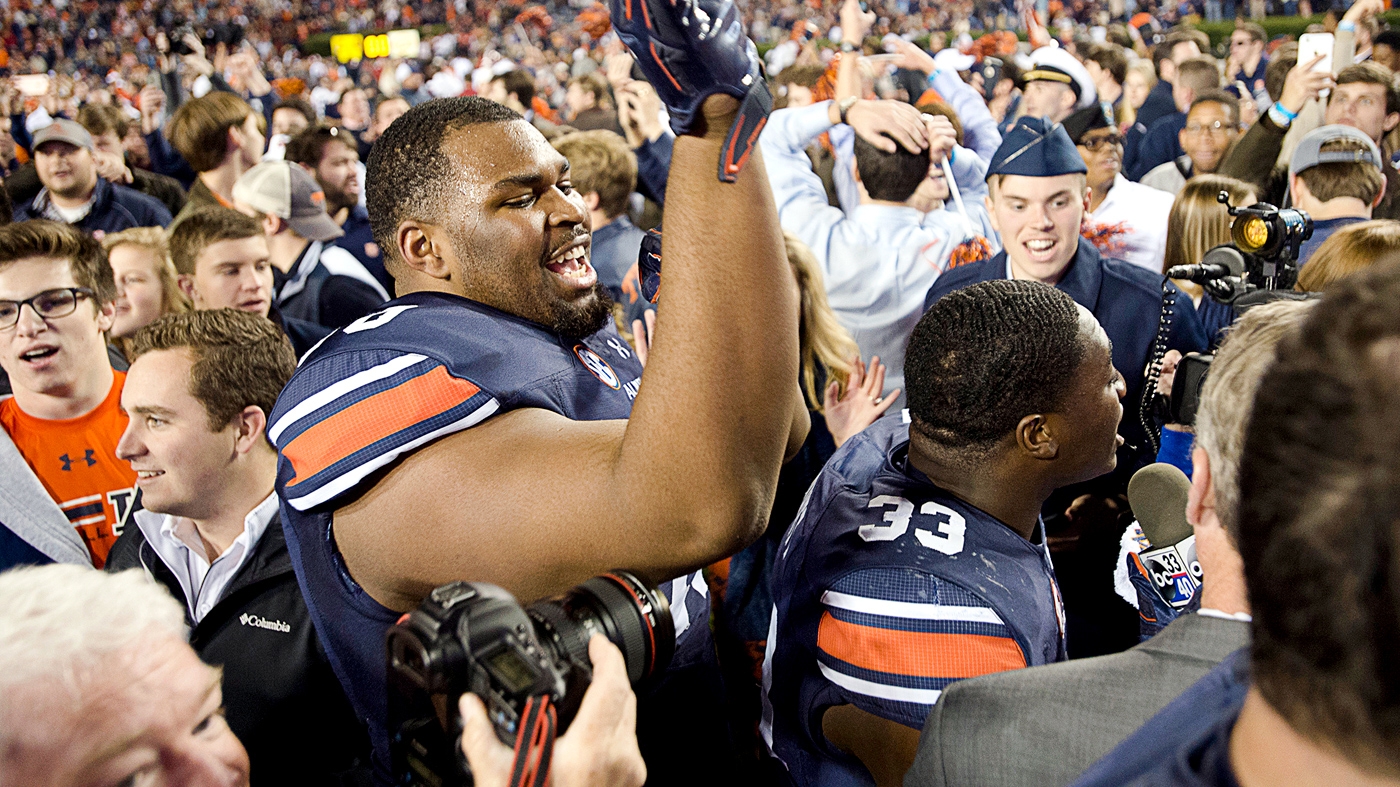 49ers attended pro day of massive tackle Calvin Ashley | 49ers Webzone