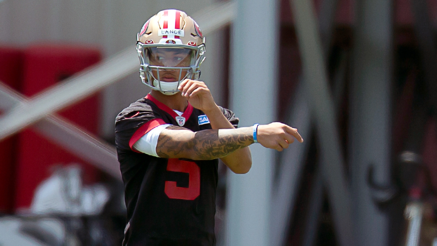 Video: 49ers quarterbacks at practice, new padded helmets for linemen ...