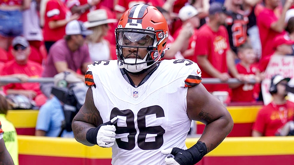 49ers DT Jordan Elliott also carted off the field during practice ...